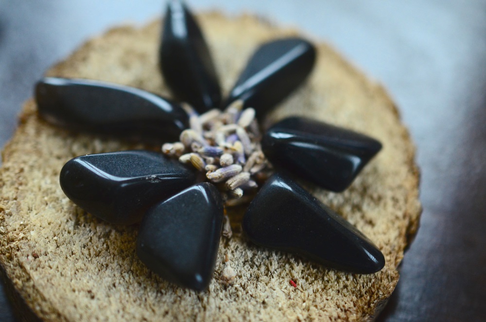 Benefits Of The Black Obsidian Face Roller ISkinCareReviews Benefits Of The Black Obsidian Face Roller ISkinCareReviews
